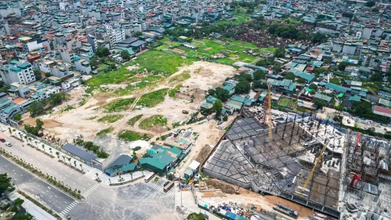 Hiện trạng khu đất làm nhà tang lễ với 2 tòa tháp giữa trung tâm Hà Nội
