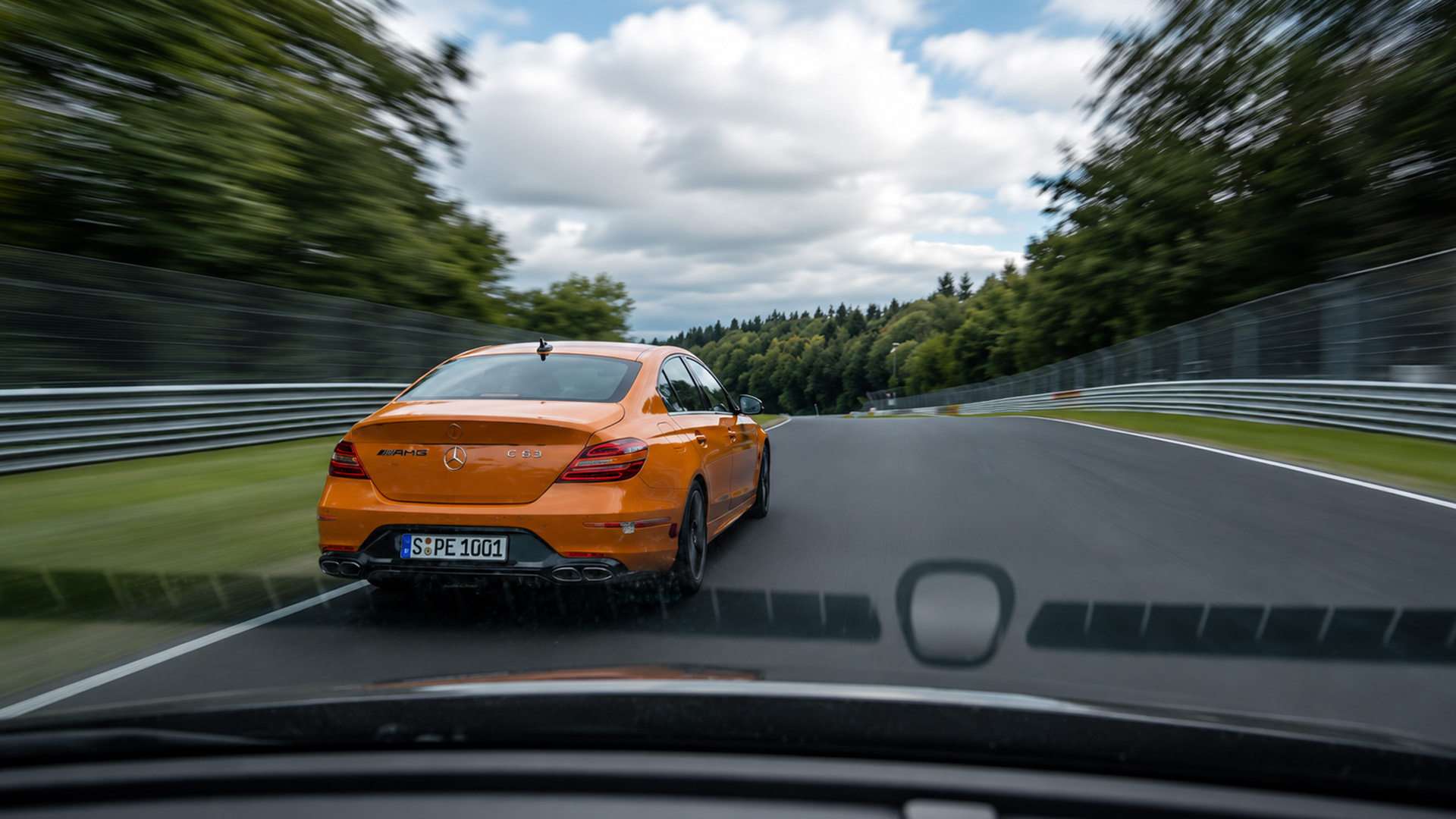 A fast circuit duel with AMG C63 power