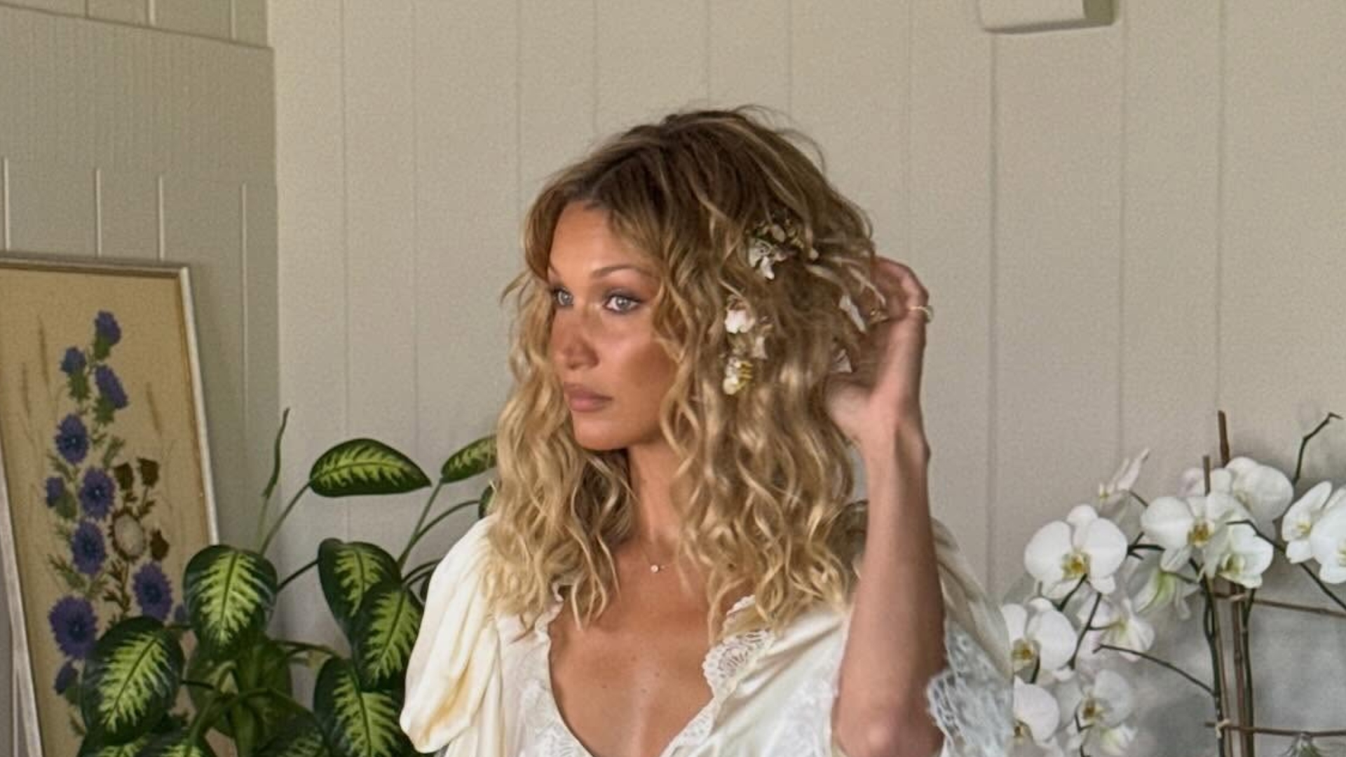 Un ángel: Bella Hadid acapara todas las miradas con un vestido de satén