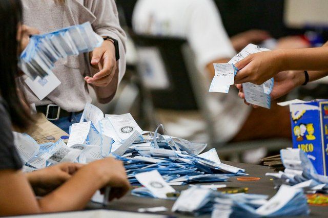 SC dismisses petition vs Comelec’s failure to promulgate manual ...