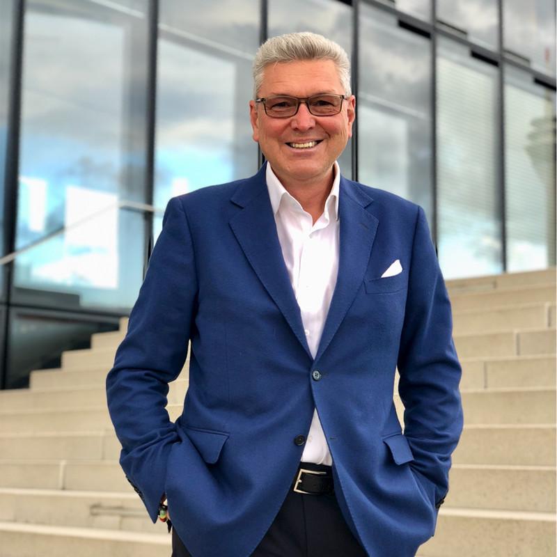 Assemblea Ferretti, vincono i cinesi di Weichai col 52,3%. Komarek ...