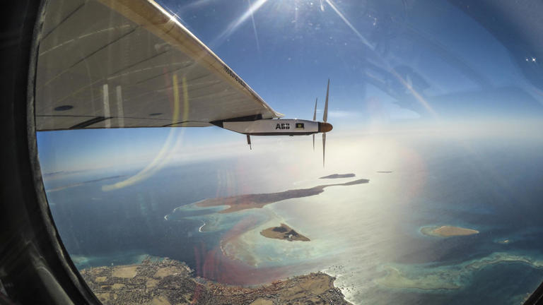 Solar Impulse 2, l’avion de Bertrand Piccard transformé en drone, s’est ...