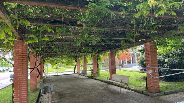 Siero sustituirá una de las pérgolas de madera dañadas en el parque ...