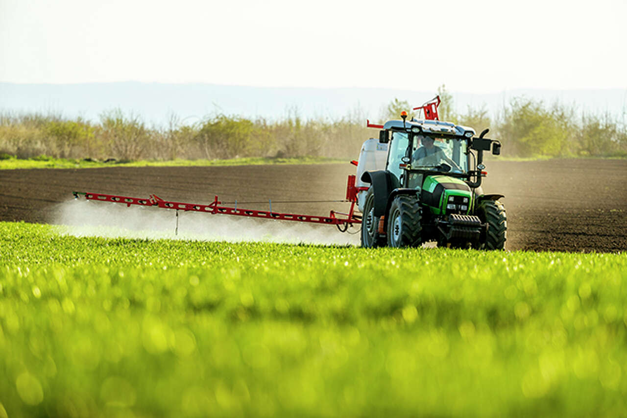 Illinois growers trim fertilizer use as nitrate pollution worries rise