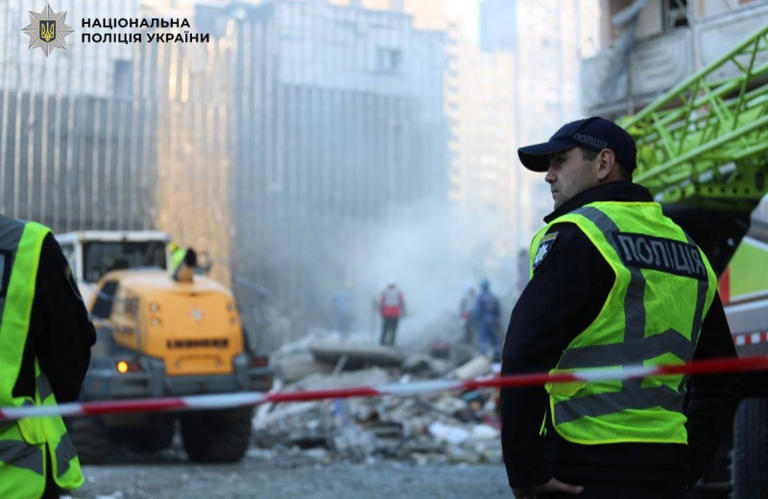 Russia heavily strikes Kyiv: Fires, destroyed buildings, child among 33 ...