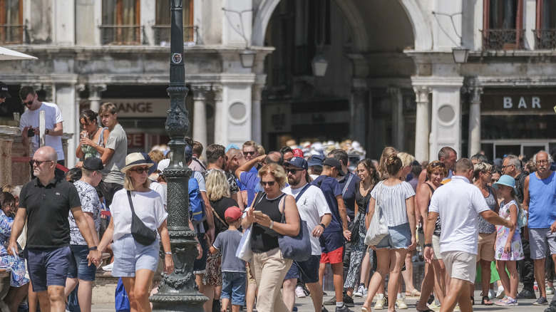Tourist traps to skip in Italy (and where to go instead)