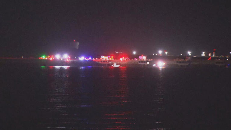 1 dead, 3 hospitalized after boat crash in Boston Harbor near Logan Airport