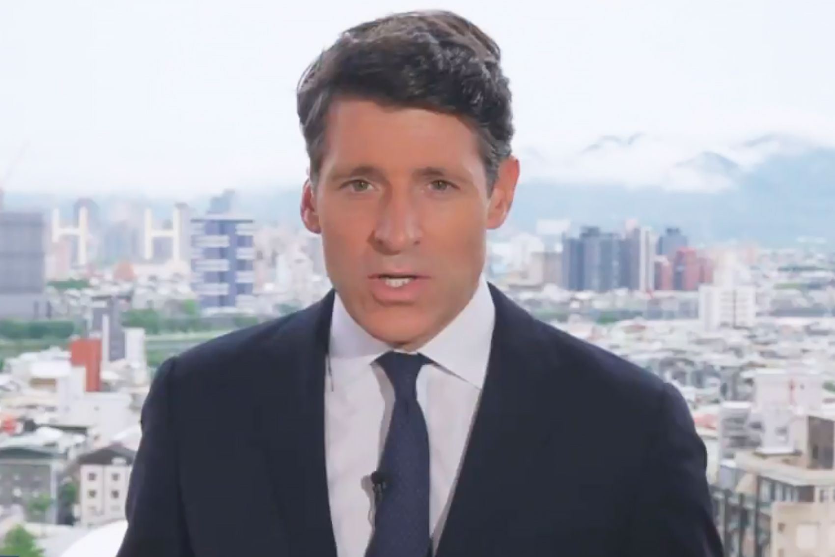 Tony Dokoupil pauses CBS broadcast for crew member's 'medical emergency ...