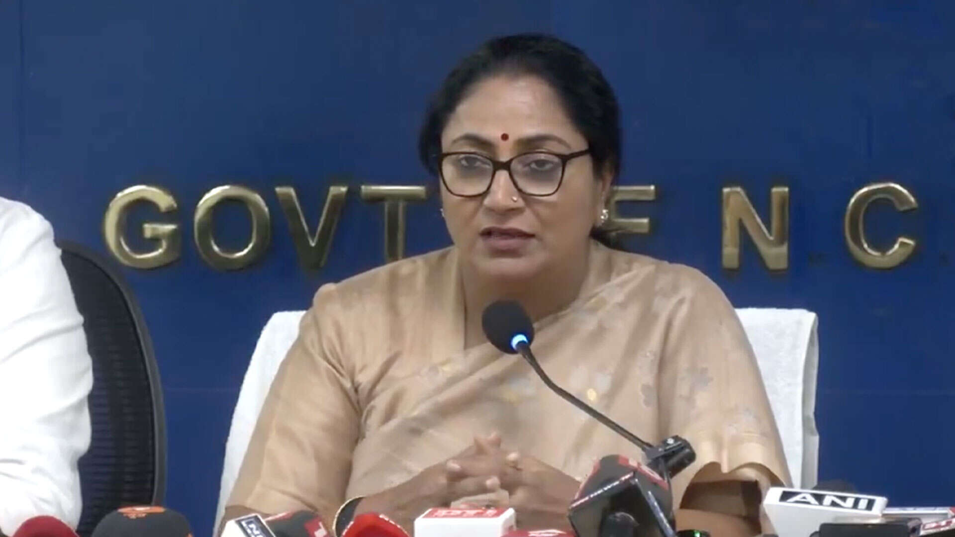 2 days WFH to 'no vehicle day': Delhi CM Rekha Gupta unveils fuel ...