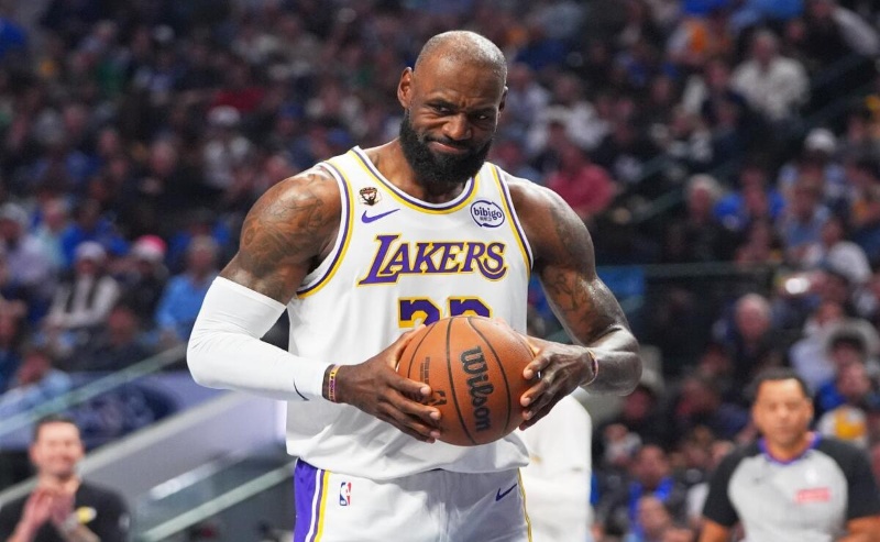 Tim Hardaway Sr. leaves LeBron James out of his NBA top 5 and sparks ...