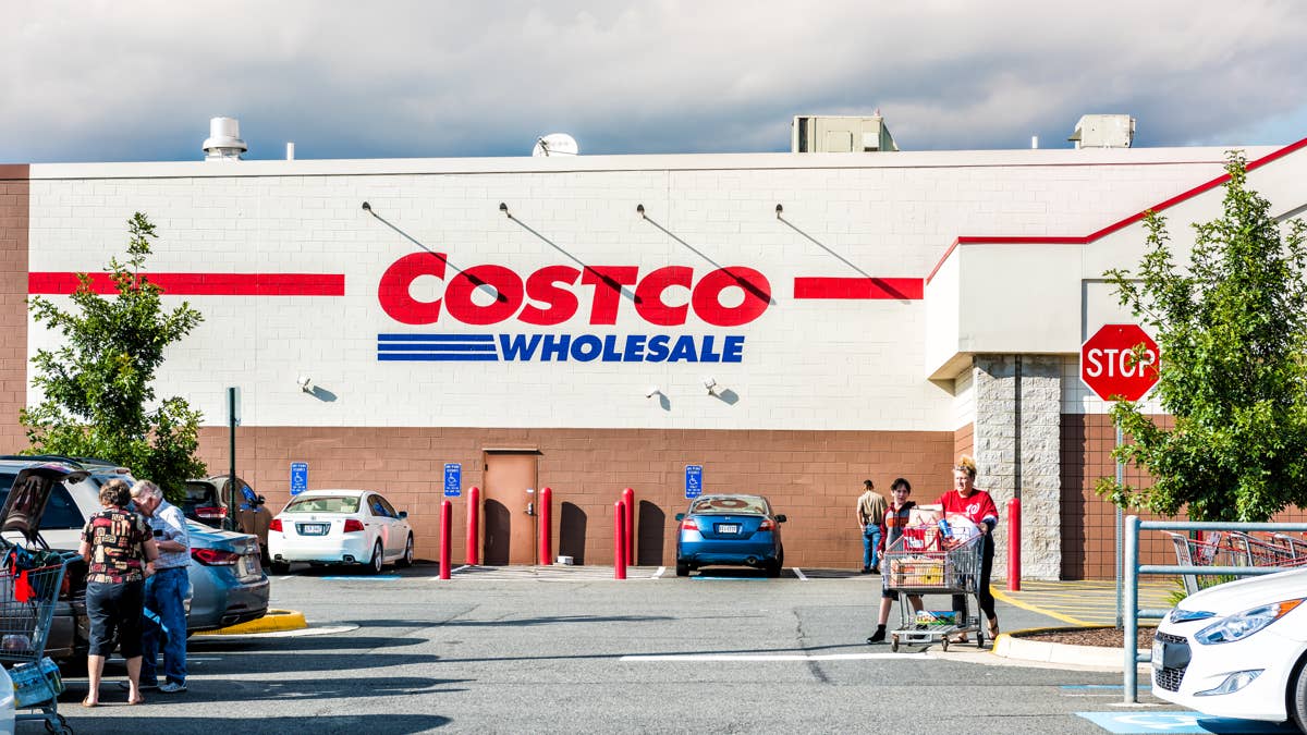 Costco brings back Edward Marc strawberry shortcake bites for summer ...