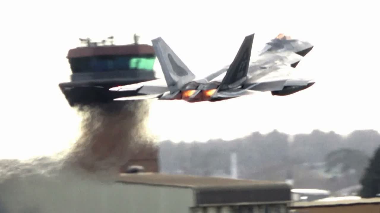 Massive formation of F-22 Raptors lifts off from RAF Lakenheath