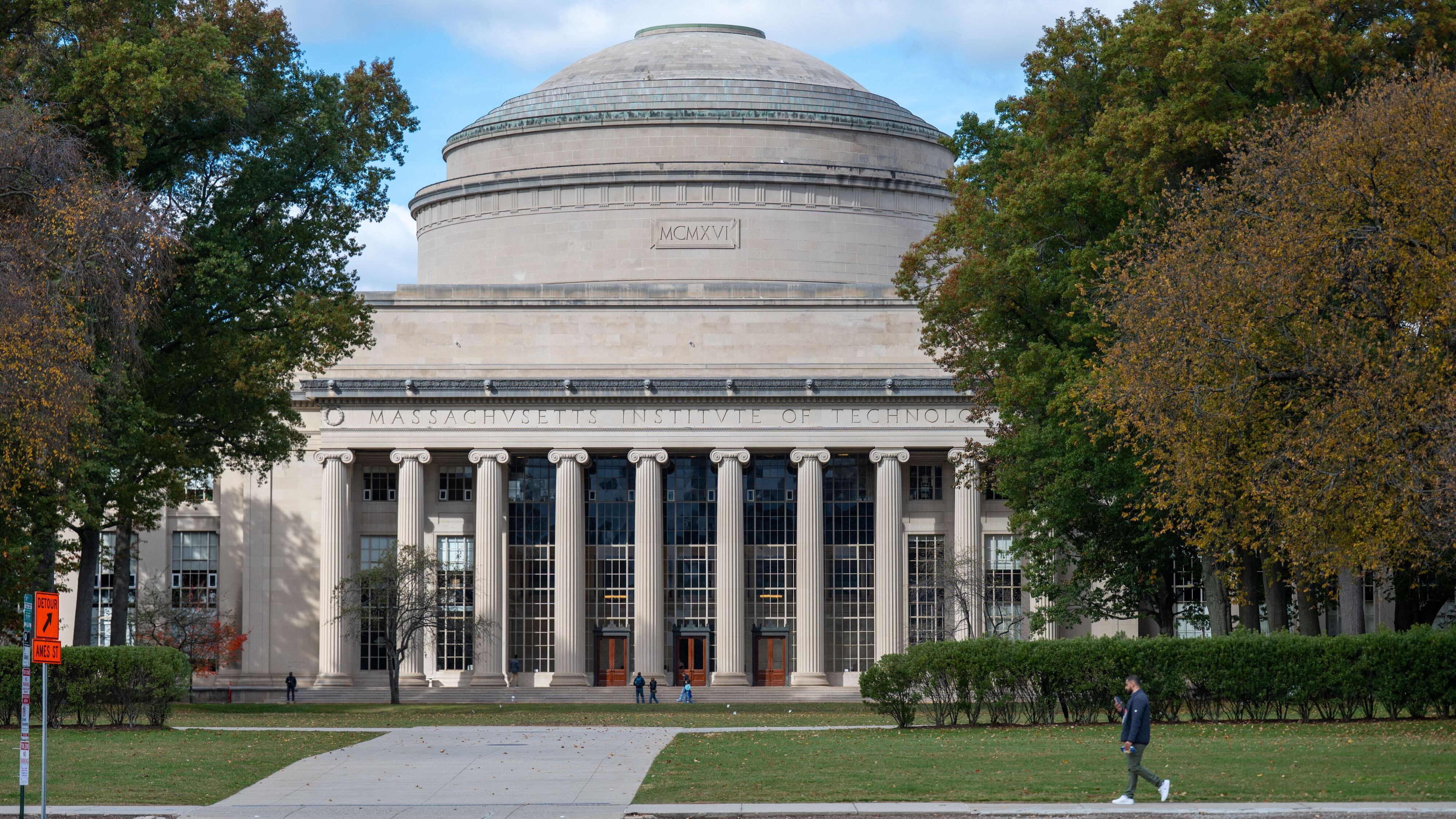 MIT graduate enrollment craters as research funding takes 10% hit