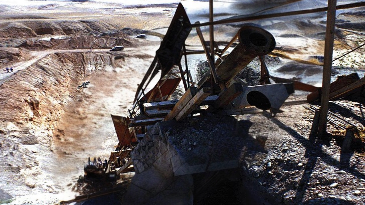 The 512-foot long 2,100-ton missile throwing gun