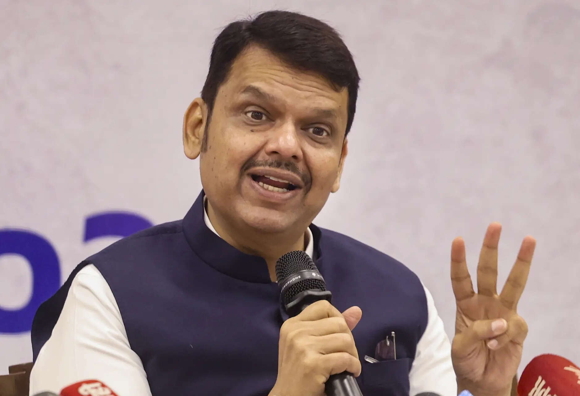 Maharashtra signs MoU worth Rs 1.14 lakh crore with AM Intelligence ...
