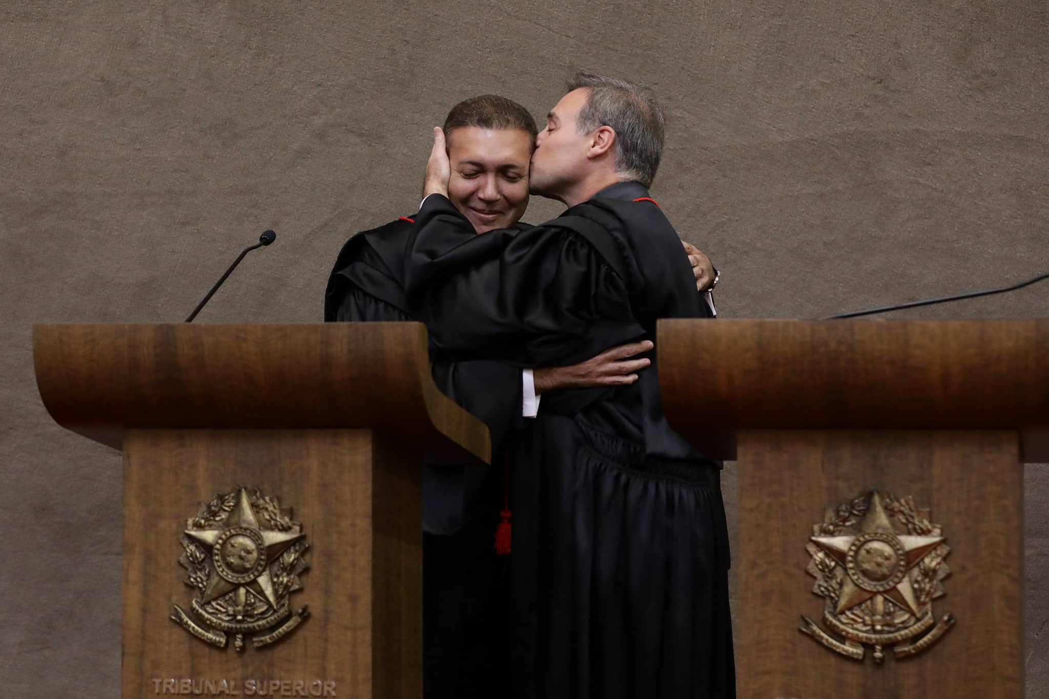 Nunes Marques cita Jorge Aragão e recebe artistas e celebridades em ...