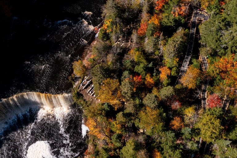 Tahquamenon Falls opens new boardwalk for a close-up waterfall view ...