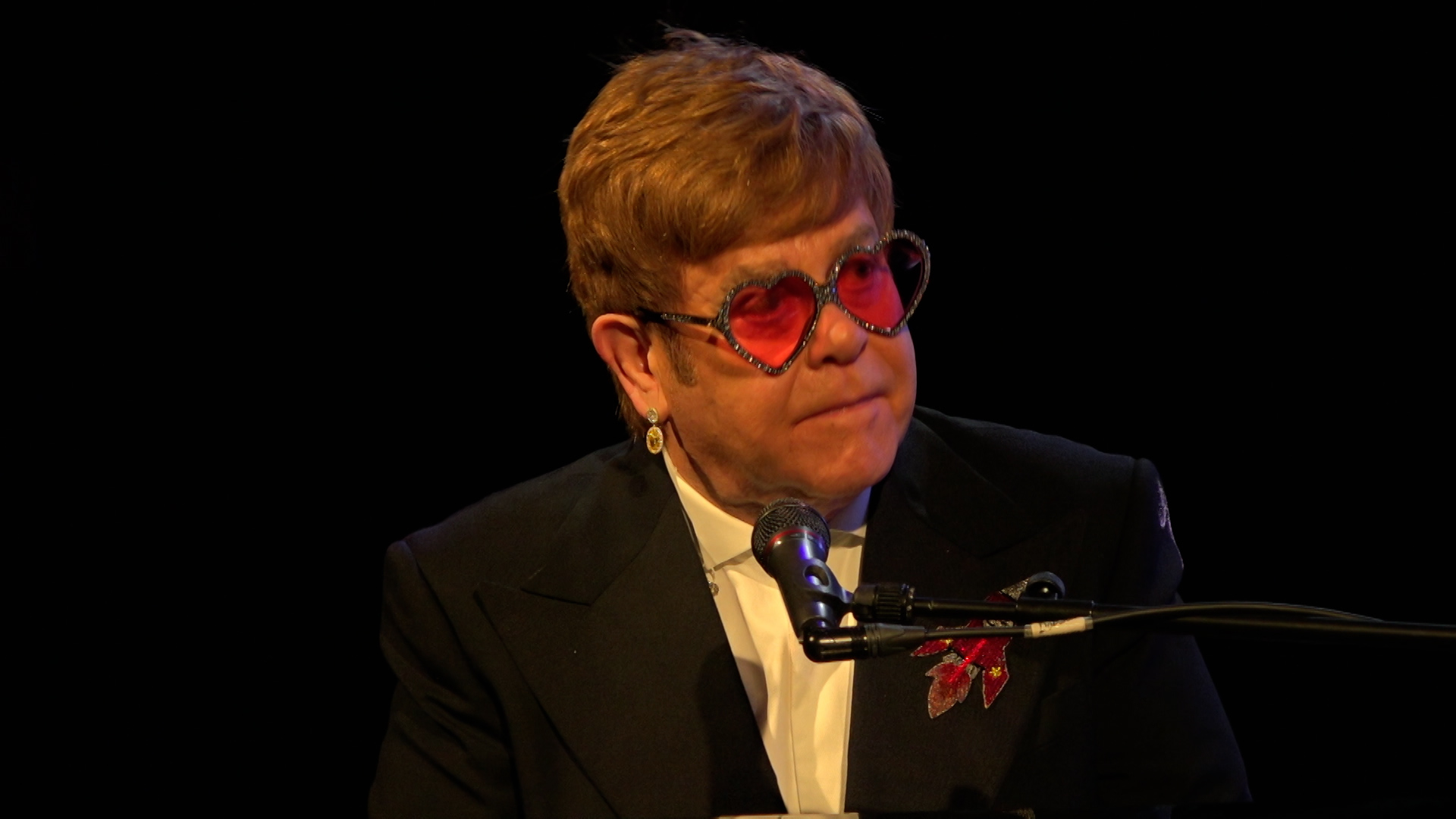 Elton John gelecek albümündeki sürpriz yaratıcı değişimi anlattı