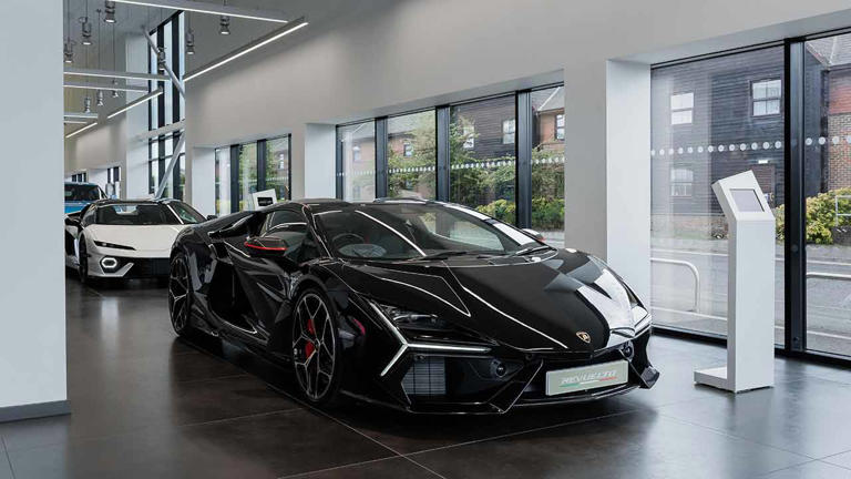 Lamborghini opens next-generation showroom and bets on immersive ...