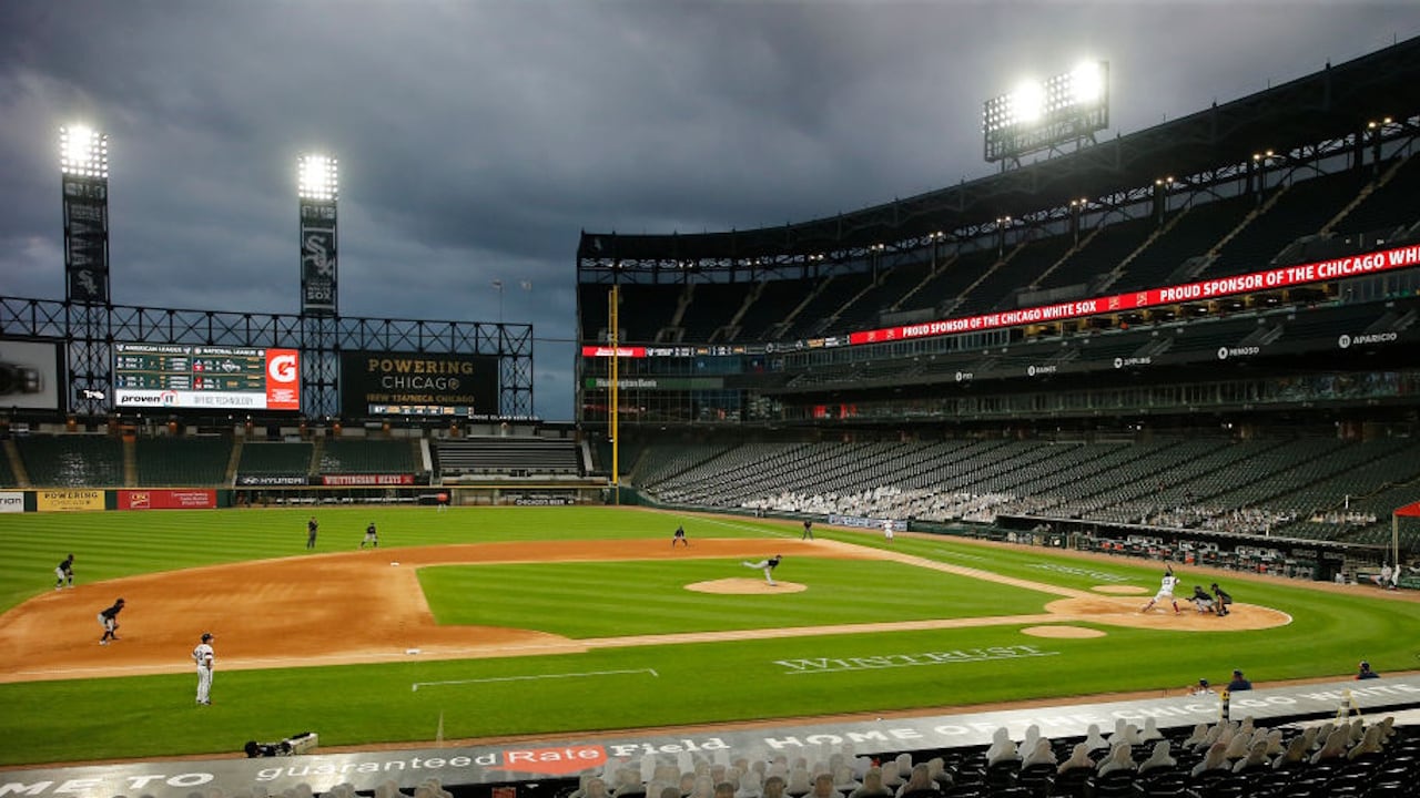 Fan hospitalized after falling into bullpen during White Sox-Royals game