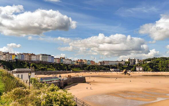 Beach in UK's best seaside town loses Blue Flag status over water ...