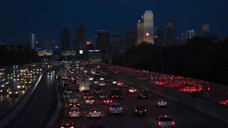 Midsized cities’ population steady as national growth slows: Census