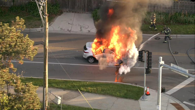 Video shows firefighters battle car fire, Skokie police say no injuries