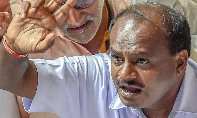 Union Minister Kumaraswamy slams Bidadi township plan, calls it ...