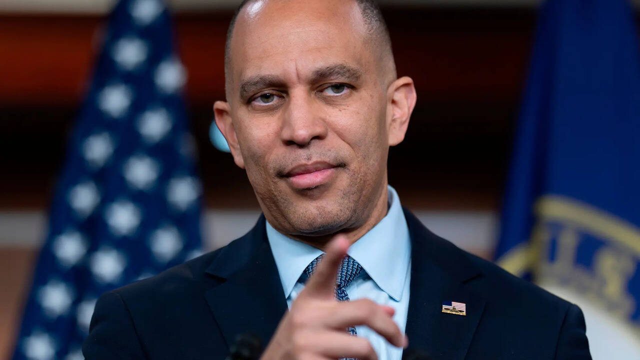 Jeffries faces challenges in House control and speaker bid