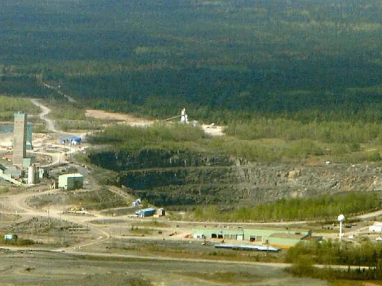 Scientists drilled 1.5 miles deep into Canadian rock and found water ...