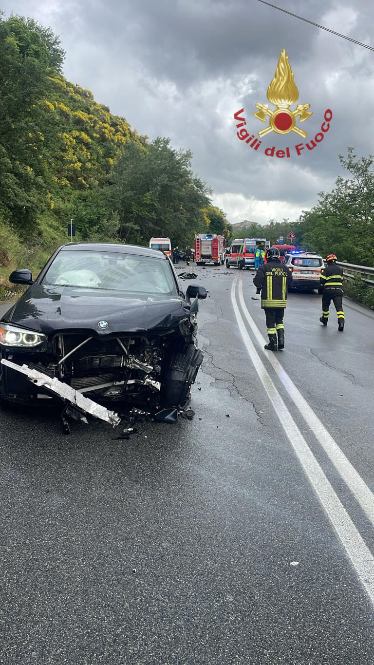 Cosenza, grave incidente sulla SS 107: scontro tra Punto e BMW, due ...