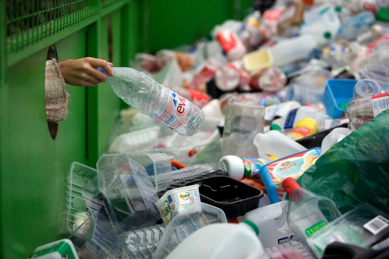 Así funcionará el nuevo sistema de devolución de botellas y latas en ...