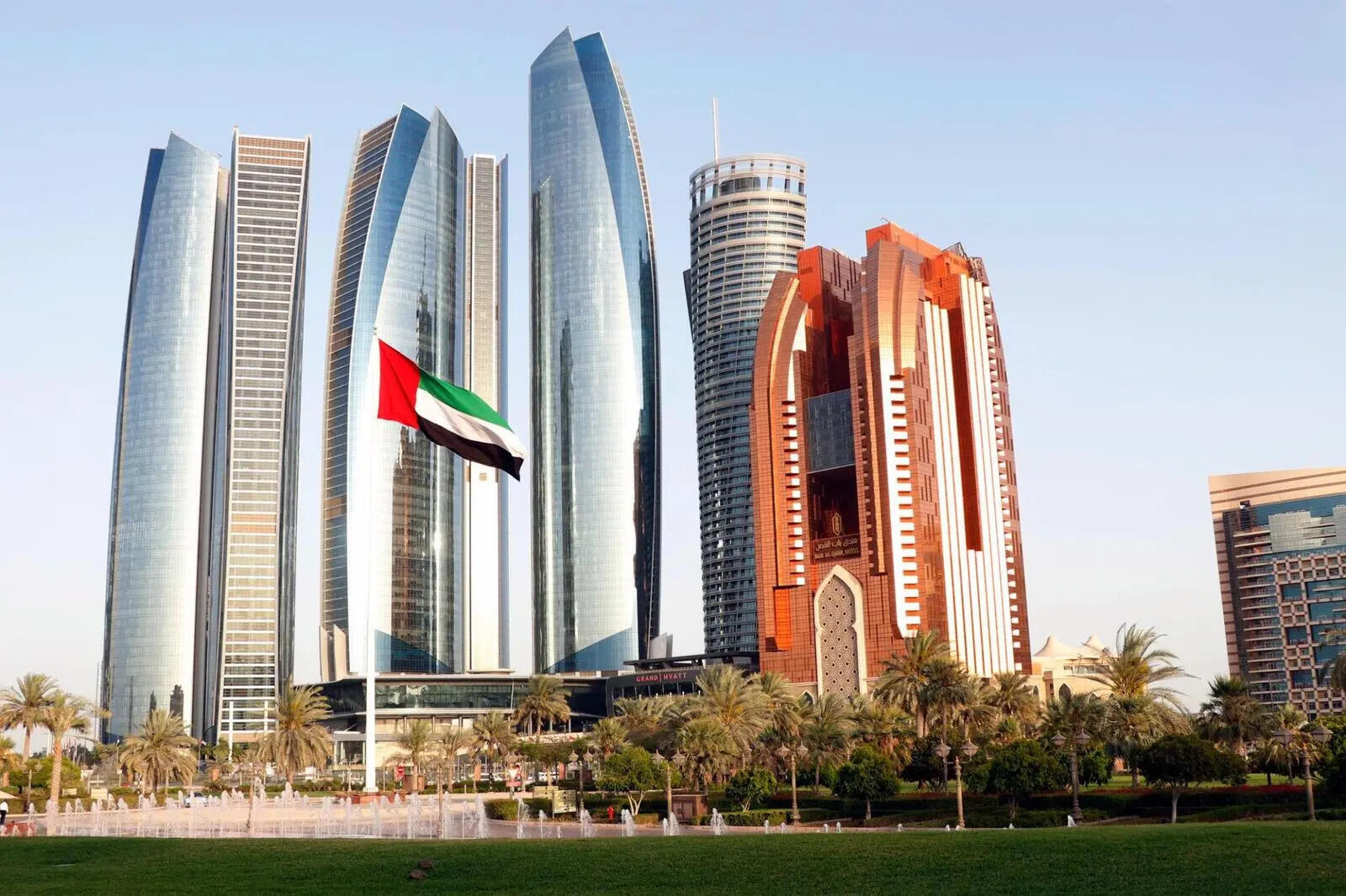 UAE among world’s fastest-growing billionaire hubs with 17 residents ...