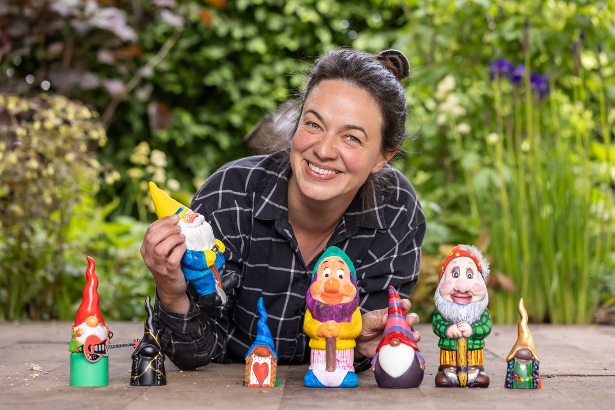 Celebrities’ gnomes up for auction as Chelsea Flower Show lifts ban