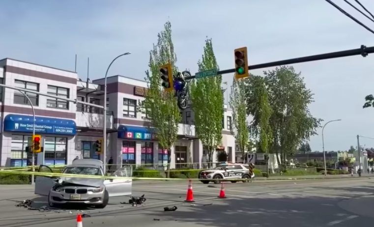 Canada : Une moto percutée par une BMW termine suspendue au-dessus d'un ...