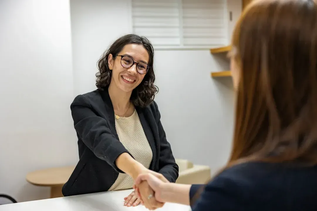 12 interview mistakes that instantly trigger red flags for hiring ...