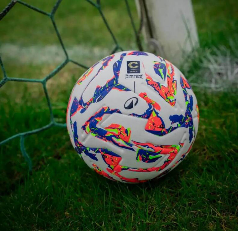 Presentato il pallone della Serie C 2026-2027, firmato da Decathlon