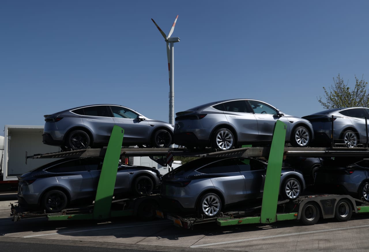 Tesla stock rises. China FSD hopes are driving a rally.