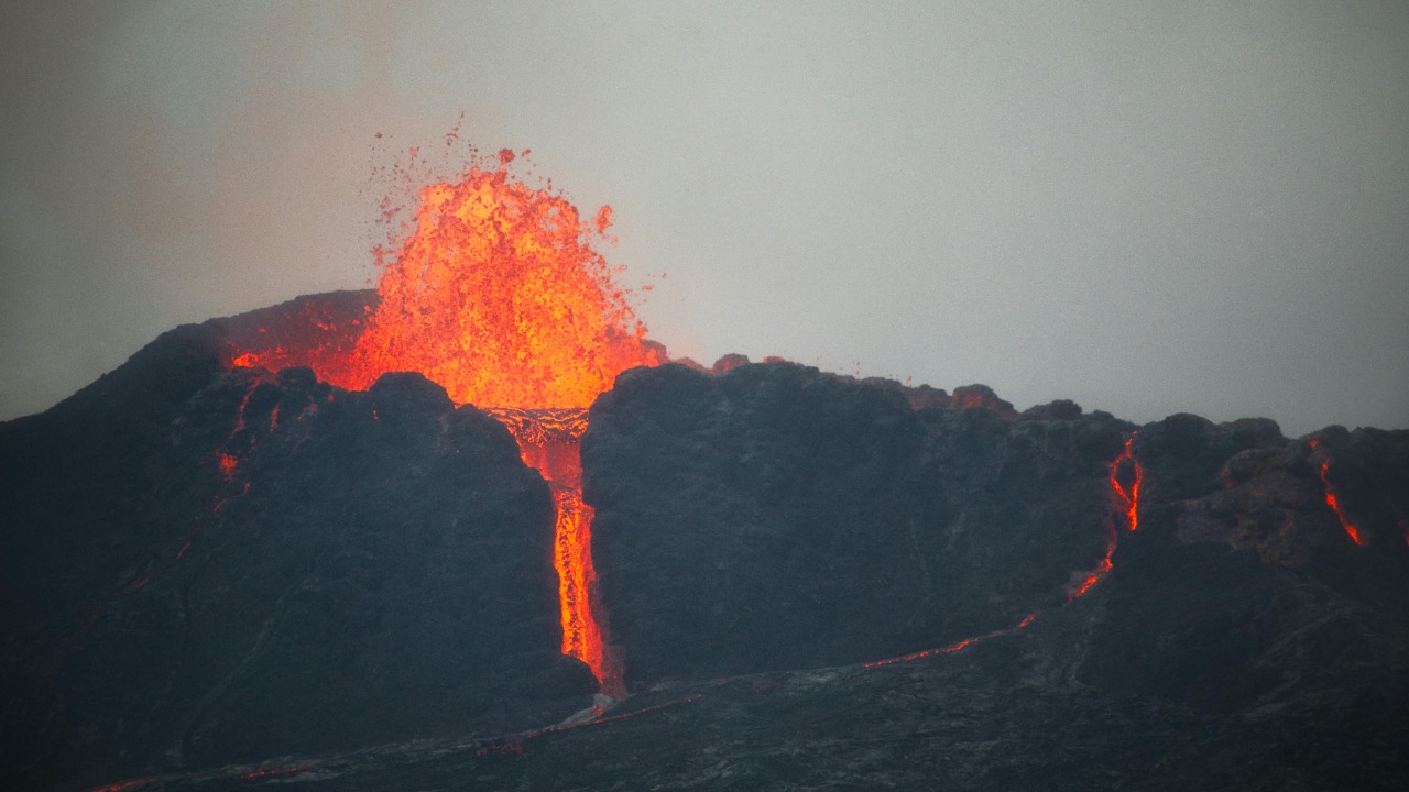 Kilauea’s alert level just jumped to watch — USGS says episode 47 could ...