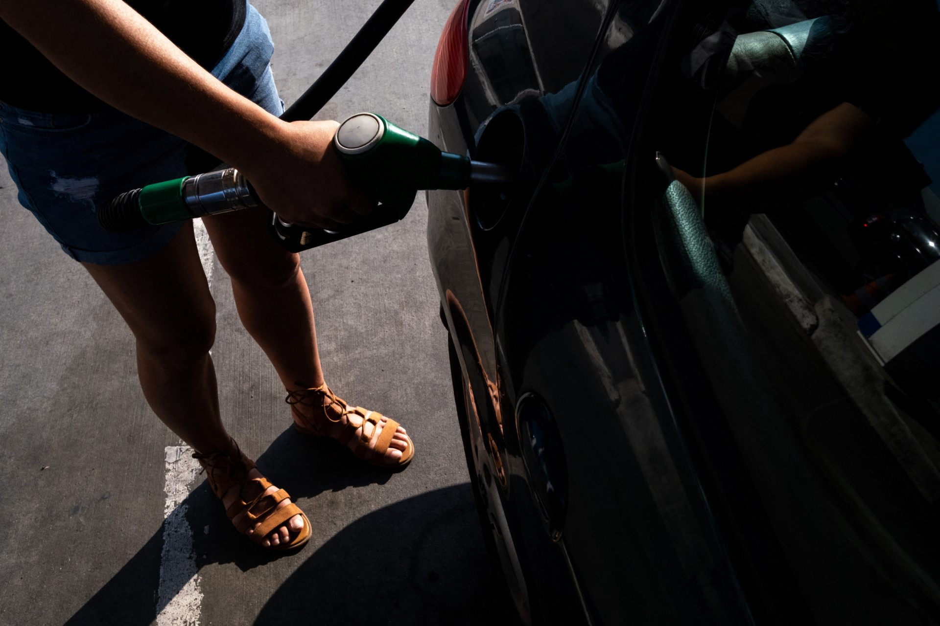 Driving tips to save gas during a fuel crisis