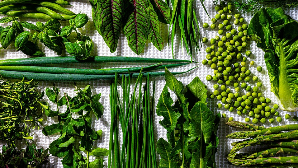 May brings peak produce, fresh décor ideas, and spice health insights