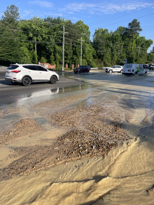 Portion of Staples Mill Road in Henrico closed due to utility issue