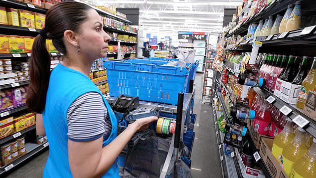 Walmart axes 1,000 workers as white-collar jobs bloodbath intensifies