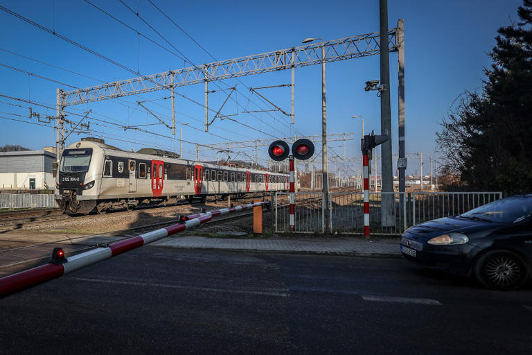 Piorun uderzył obok przystanku kolejowego w Gdańsku. Są opóźnienia w ...