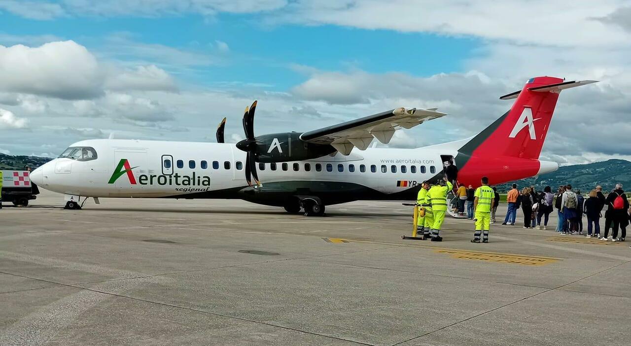 Volo Aeroitalia decolla da Cagliari ma torna indietro per «un problema ...