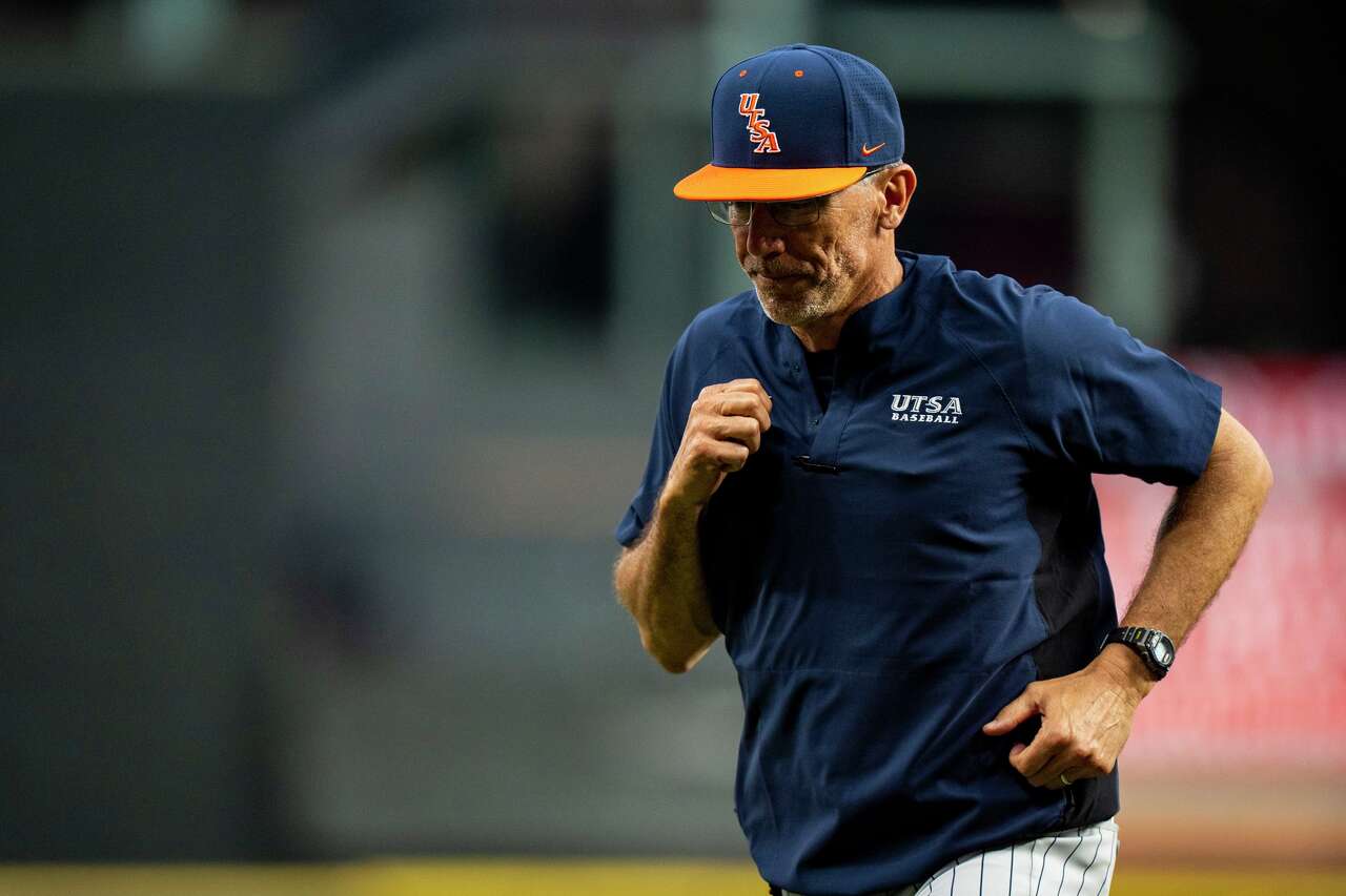UTSA's Lisa Campos, Pat Hallmark issue apology after postgame confrontation