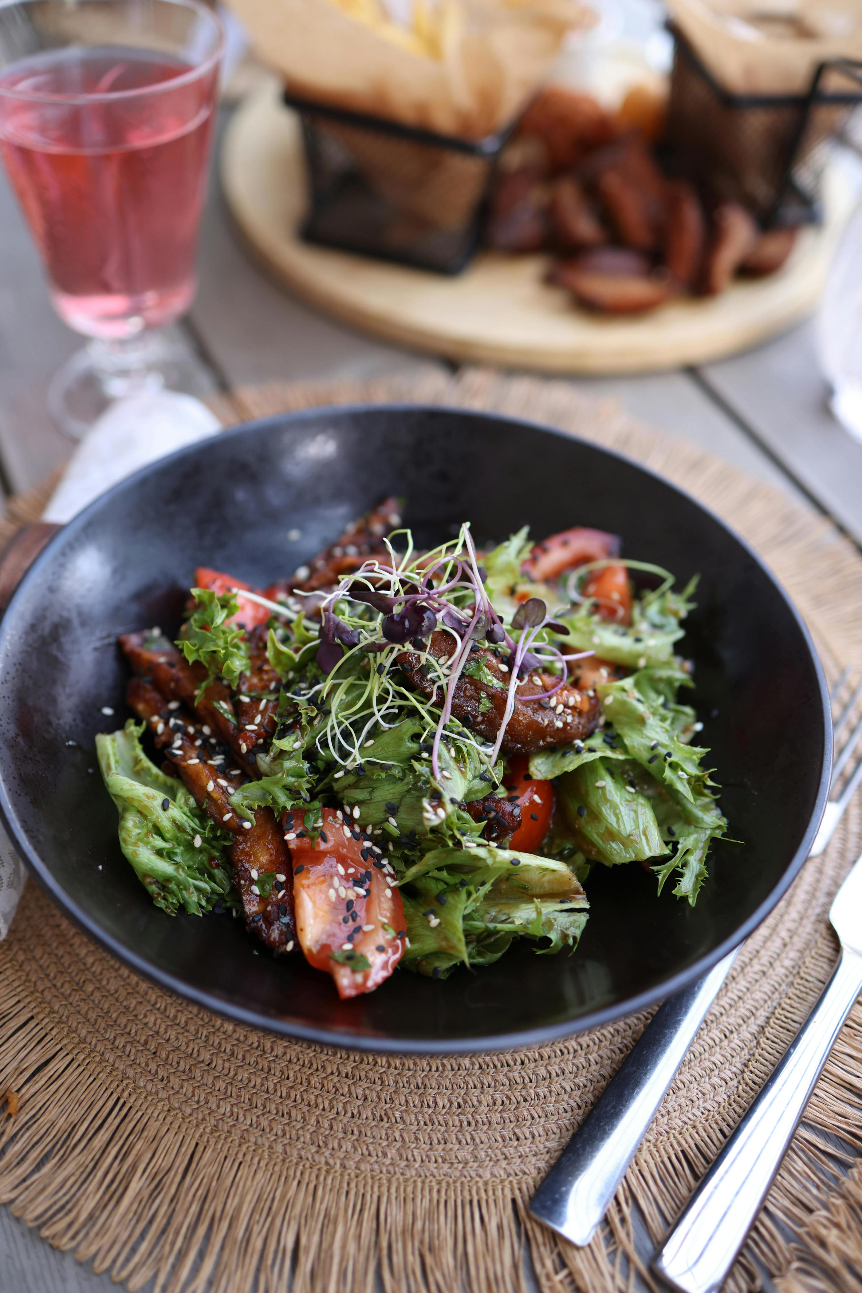 8 things first date food orders tell you about a person that are ...