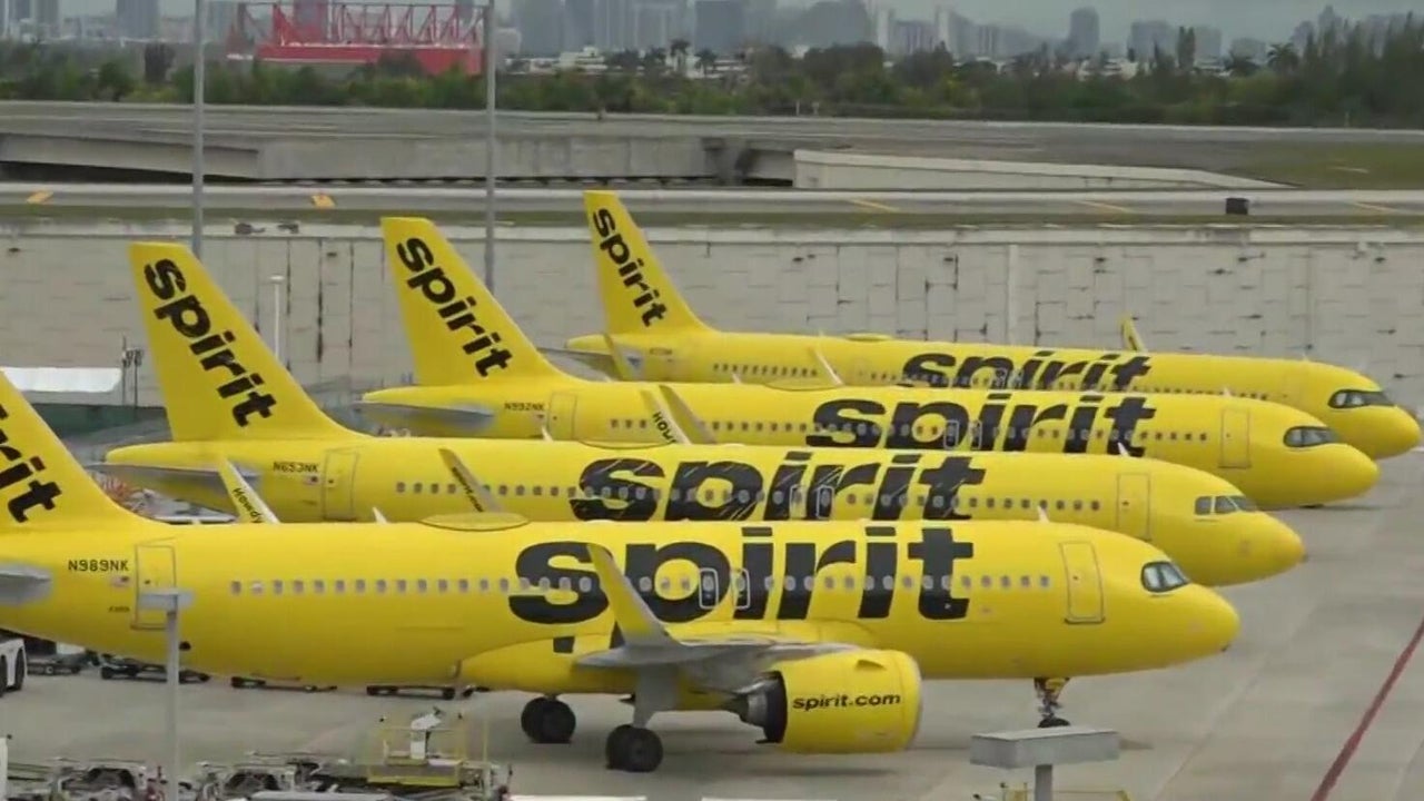Spirit Airlines faces class action lawsuit after abrupt shutdown