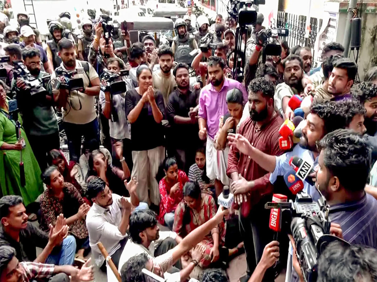 NEET-UG paper leak case: Delhi court sends five accused to 7-day CBI ...
