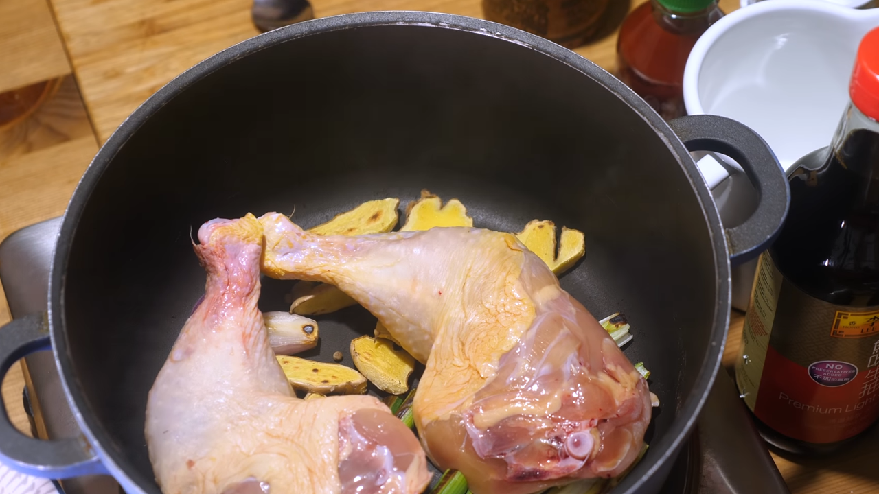 Chinese street food breakfast: Making authentic jianbing at home